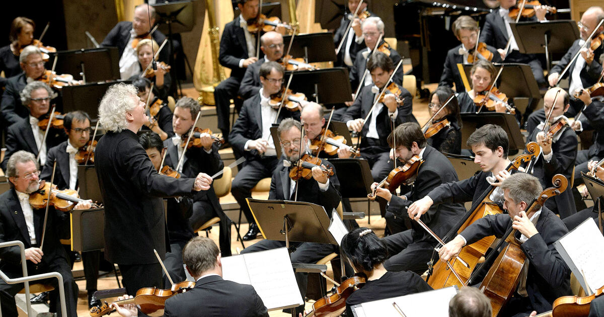 Simon Rattle conducts Stravinsky