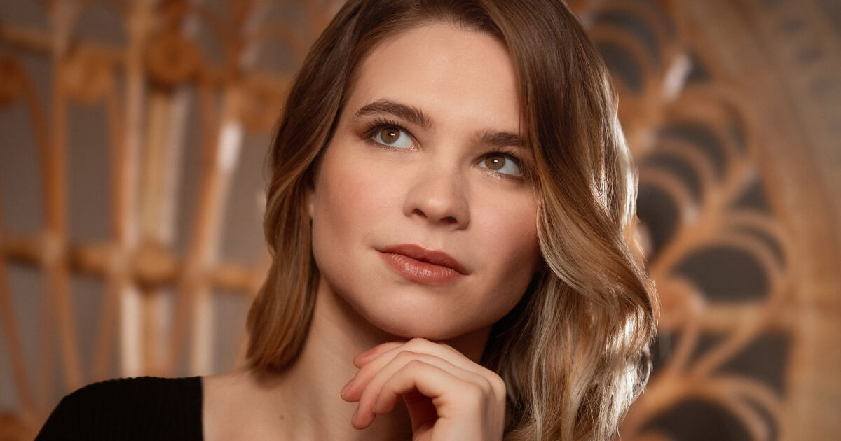 Lauranne Oliva performing with the Berliner Philharmoniker