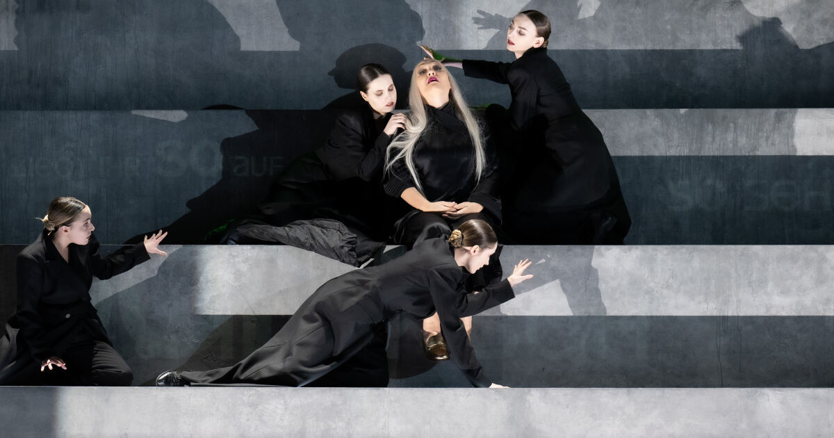 Kirill Petrenko conducts Strauss’s “Elektra” at the Easter Festival in ...