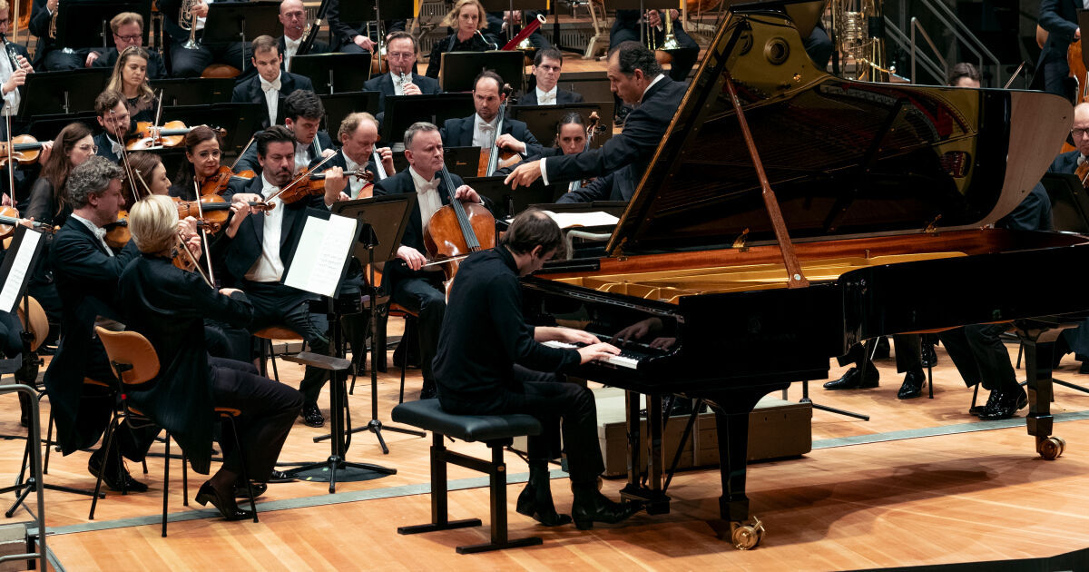 Sokhiev with Shostakovich and Liszt – Digital Concert Hall | Digital ...