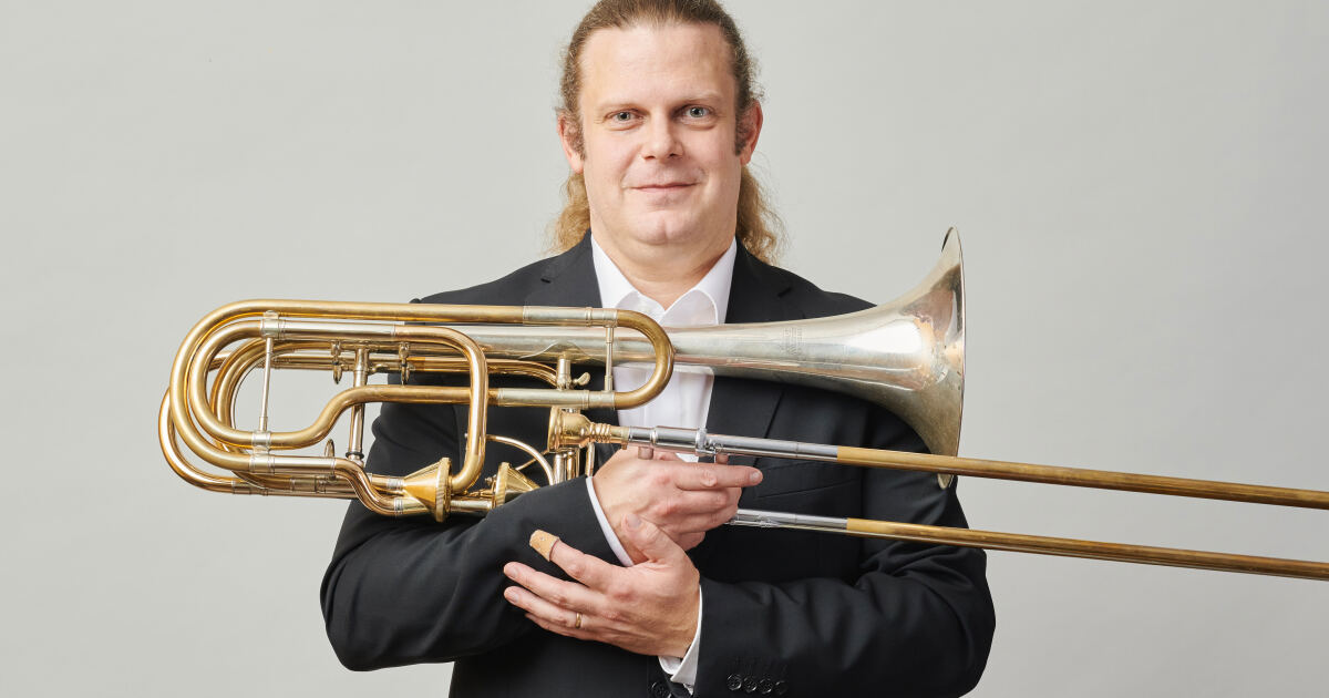 Thomas Leyendecker performing with the Berliner Philharmoniker