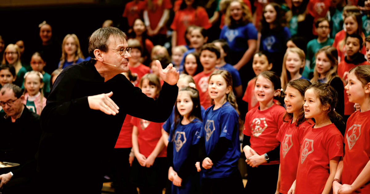 An invitation from the Vocal Heroes: Spring sing-along concert