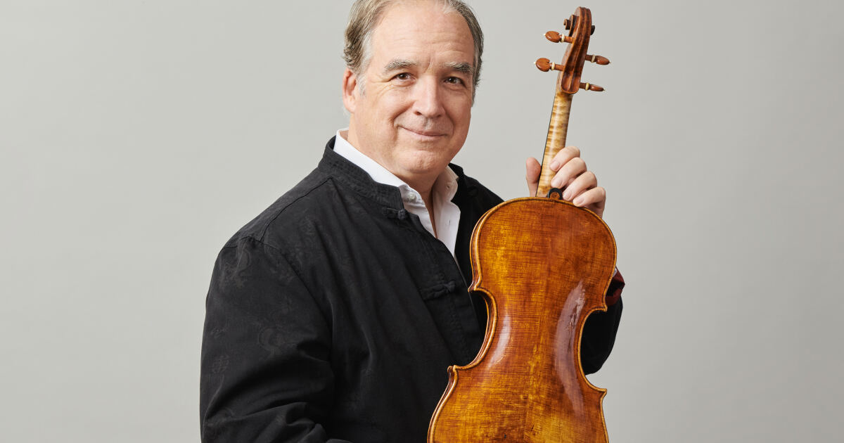 Matthew Hunter performing with the Berliner Philharmoniker