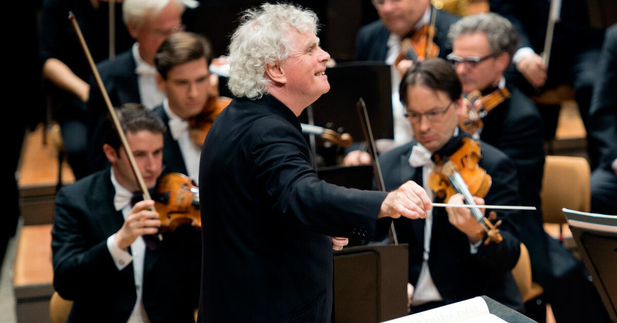 Simon Rattle conducts Dvořák, Elgar and a première