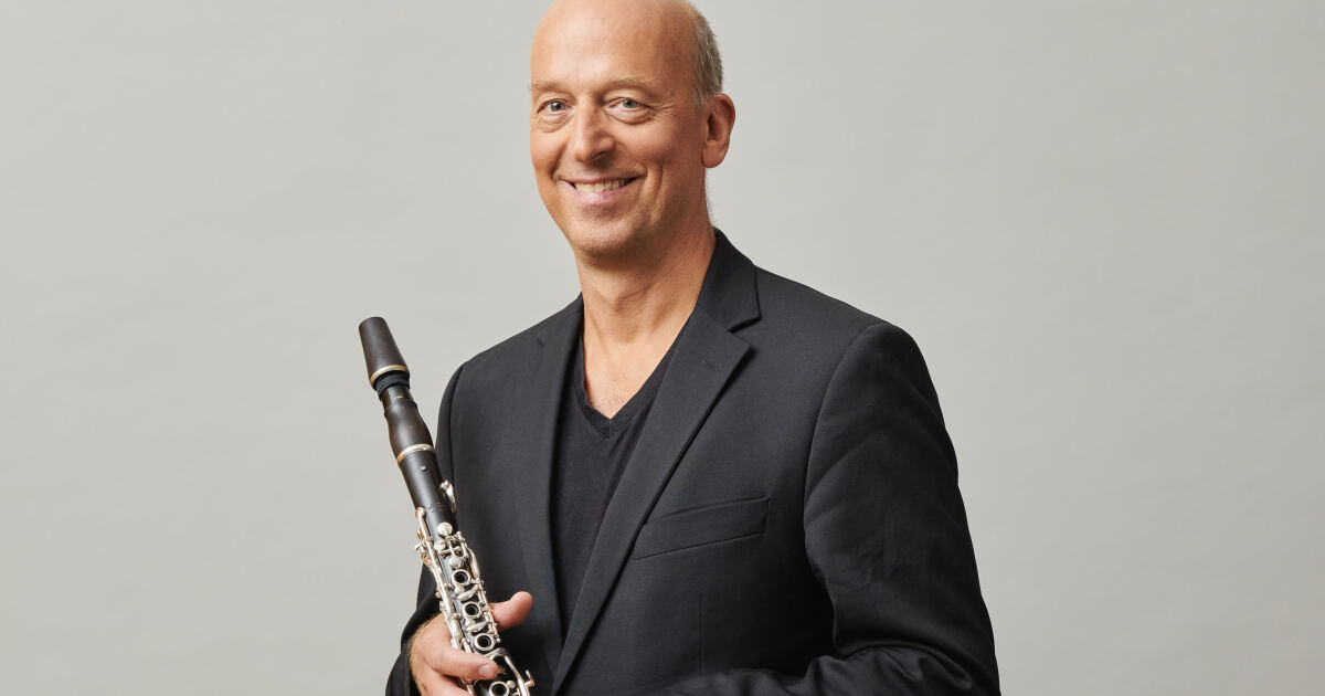 Alexander Bader performing with the Berliner Philharmoniker