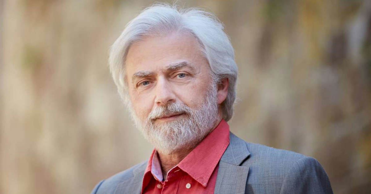 Krystian Zimerman performing with the Berliner Philharmoniker